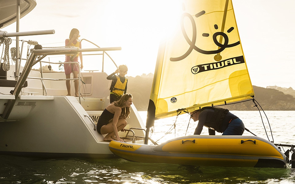 Tiwal 2 Sailing Dinghy: Transportable Boat for Family Fun